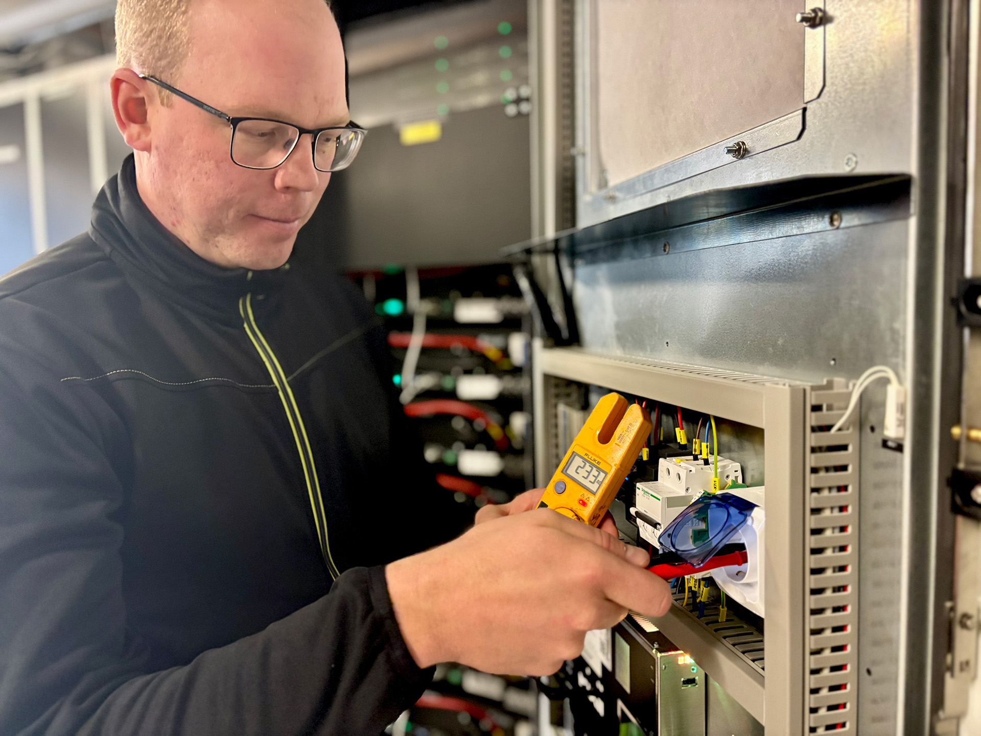 Off grid med solceller och batteri - Nordic Solar